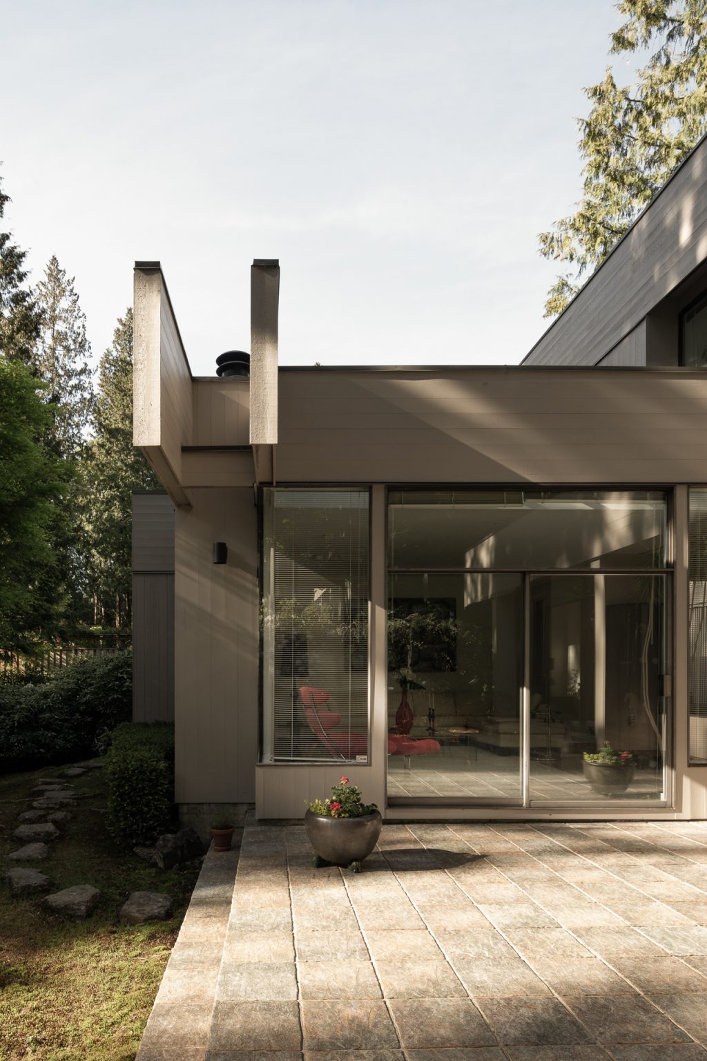 Arthur Erickson’s iconic Montiverdi House #8 Vancouver I LUXE Magazine